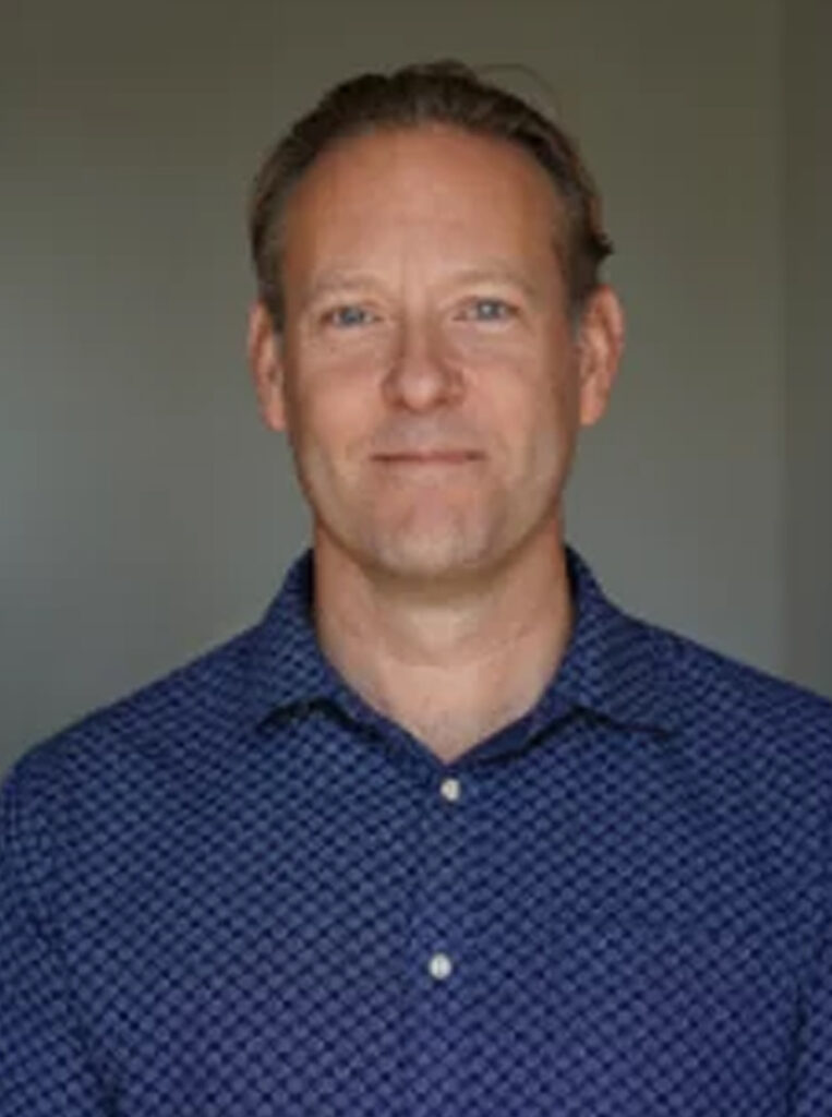 Maritime Transport – Positioning Universal